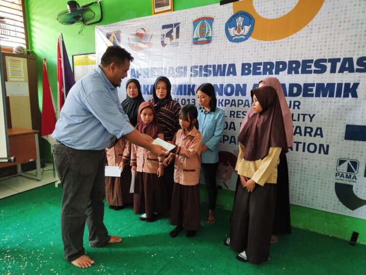 PAMA Salurkan CSR Beasiswa, Wujud Apresiasi ke Siswa Berprestasi ...